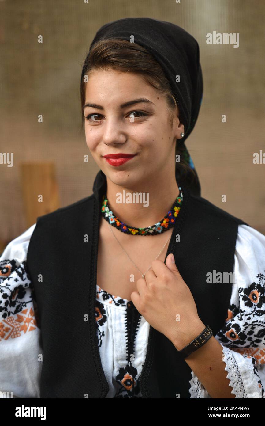 Members of the Romanian folk group 'Ansamblul Folcloric - Somesul ...