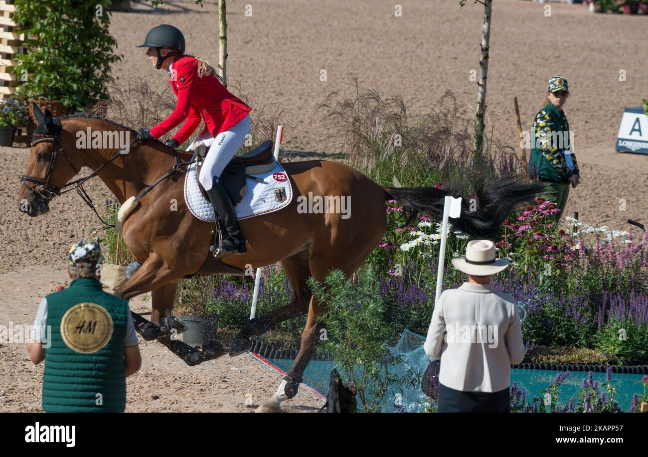 Laura klaphake hi-res stock photography and images - Alamy