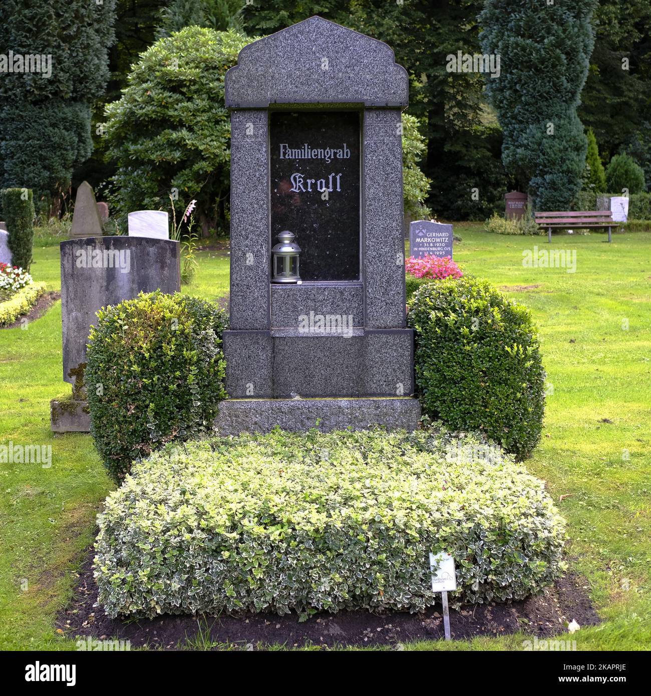 Hamburg's Cemetery Ohlsdorf is the largest rural cemetery in the world ...