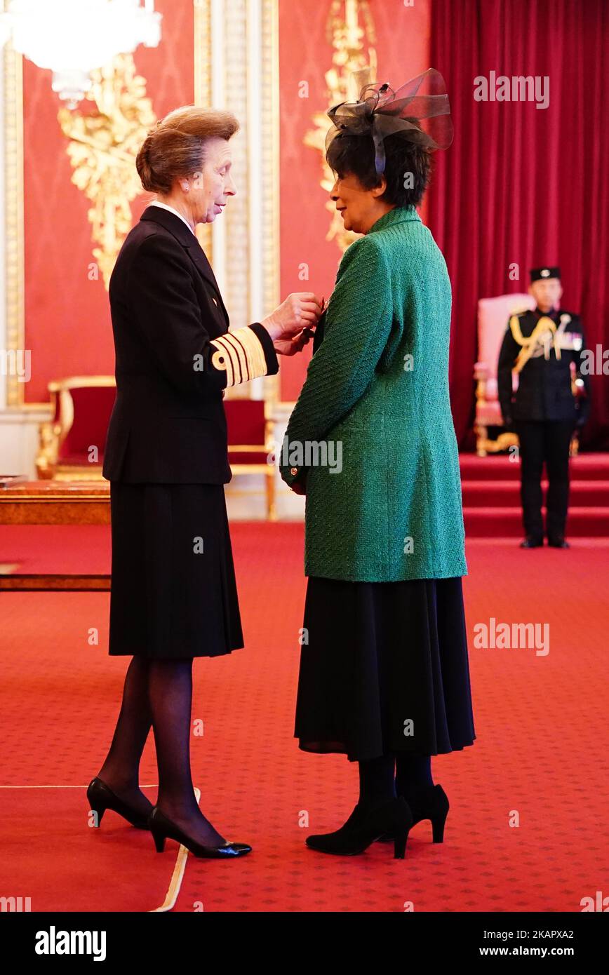 Moira stuart 2022 hi-res stock photography and images - Alamy