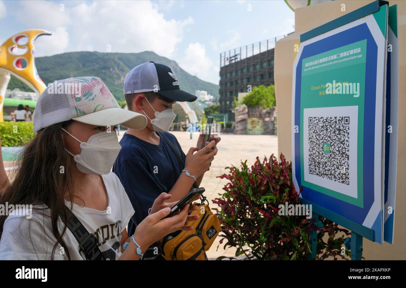 People visit Ocean Park on public holiday. 04OCT22 SCMP / Sam Tsang ...