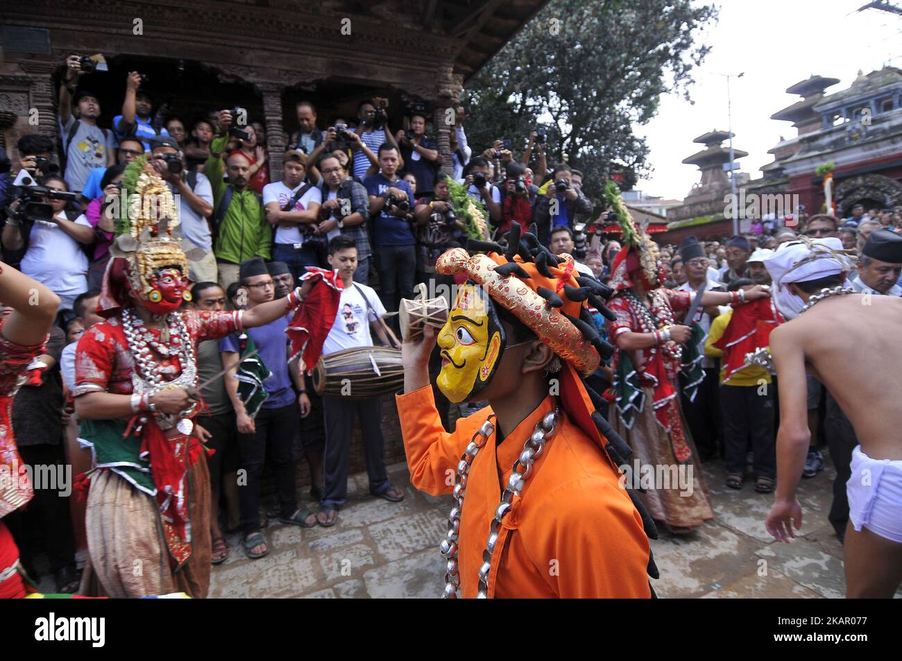 Lakhay dance hi-res stock photography and images - Alamy