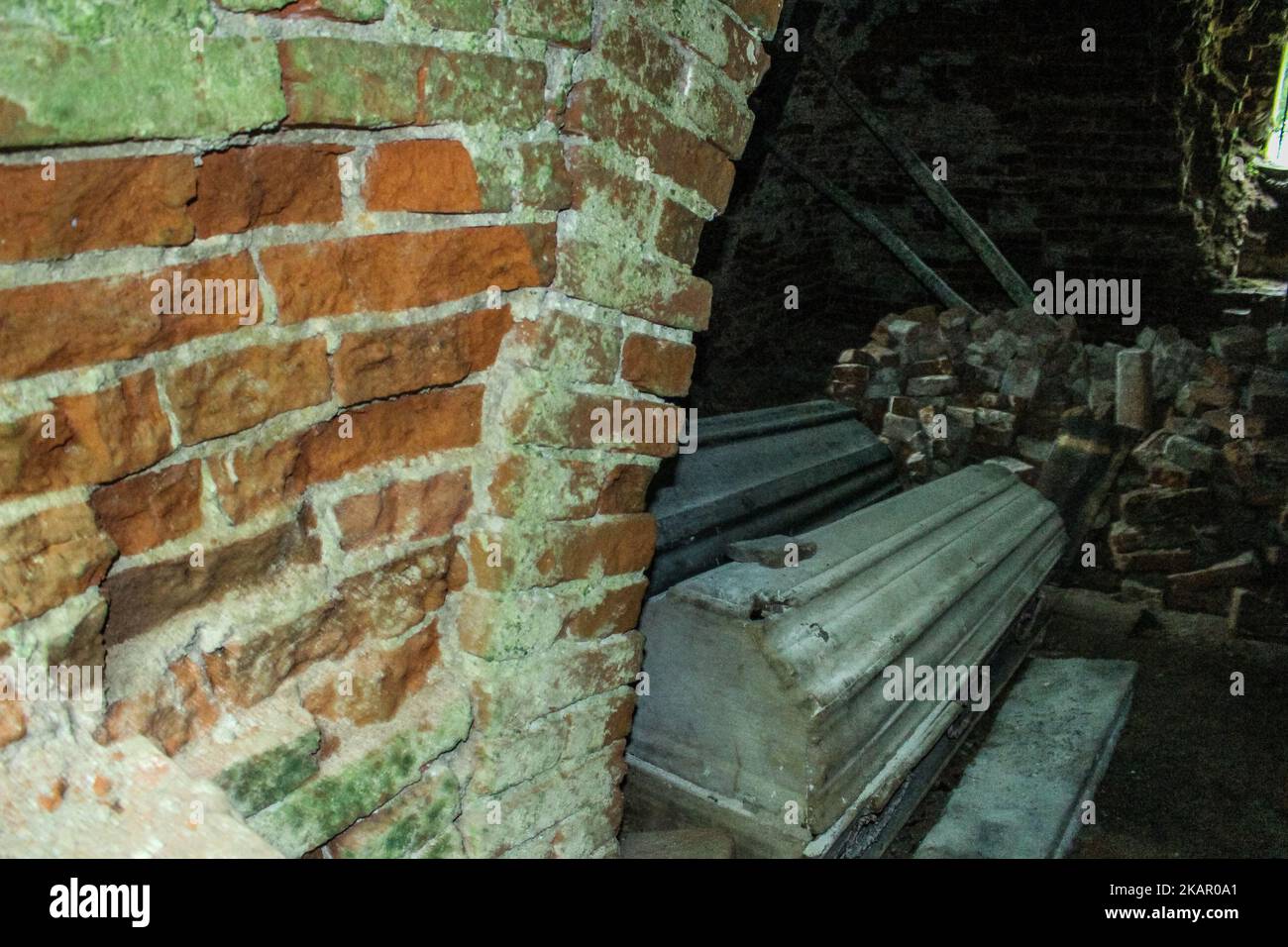 World war 2 ruins art hi-res stock photography and images - Alamy