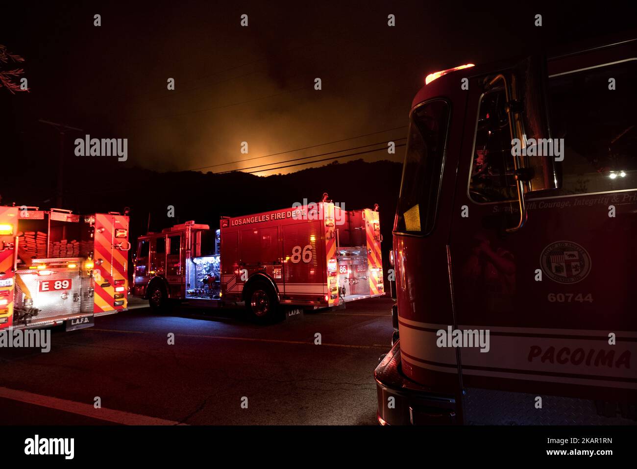 A wildfire burns in La Tuna Canyon in Los Angeles, California on ...