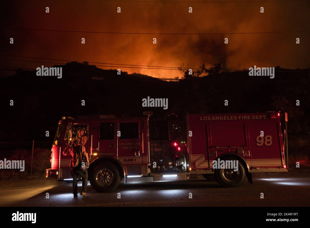 A wildfire burns in La Tuna Canyon in Los Angeles, California on ...