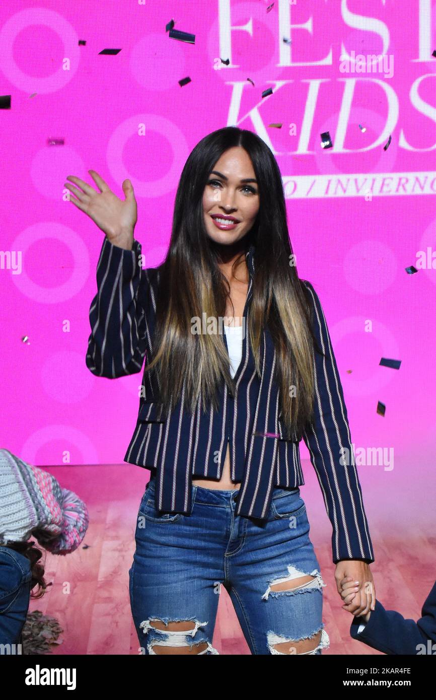 Megan fox fashion show hi-res stock photography and images - Alamy