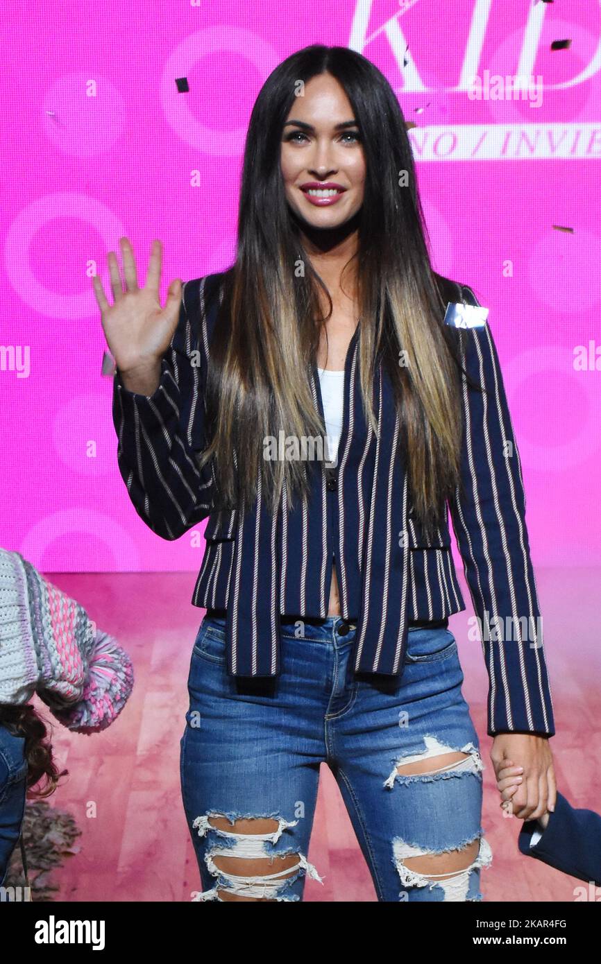 Megan fox fashion show hi-res stock photography and images - Alamy