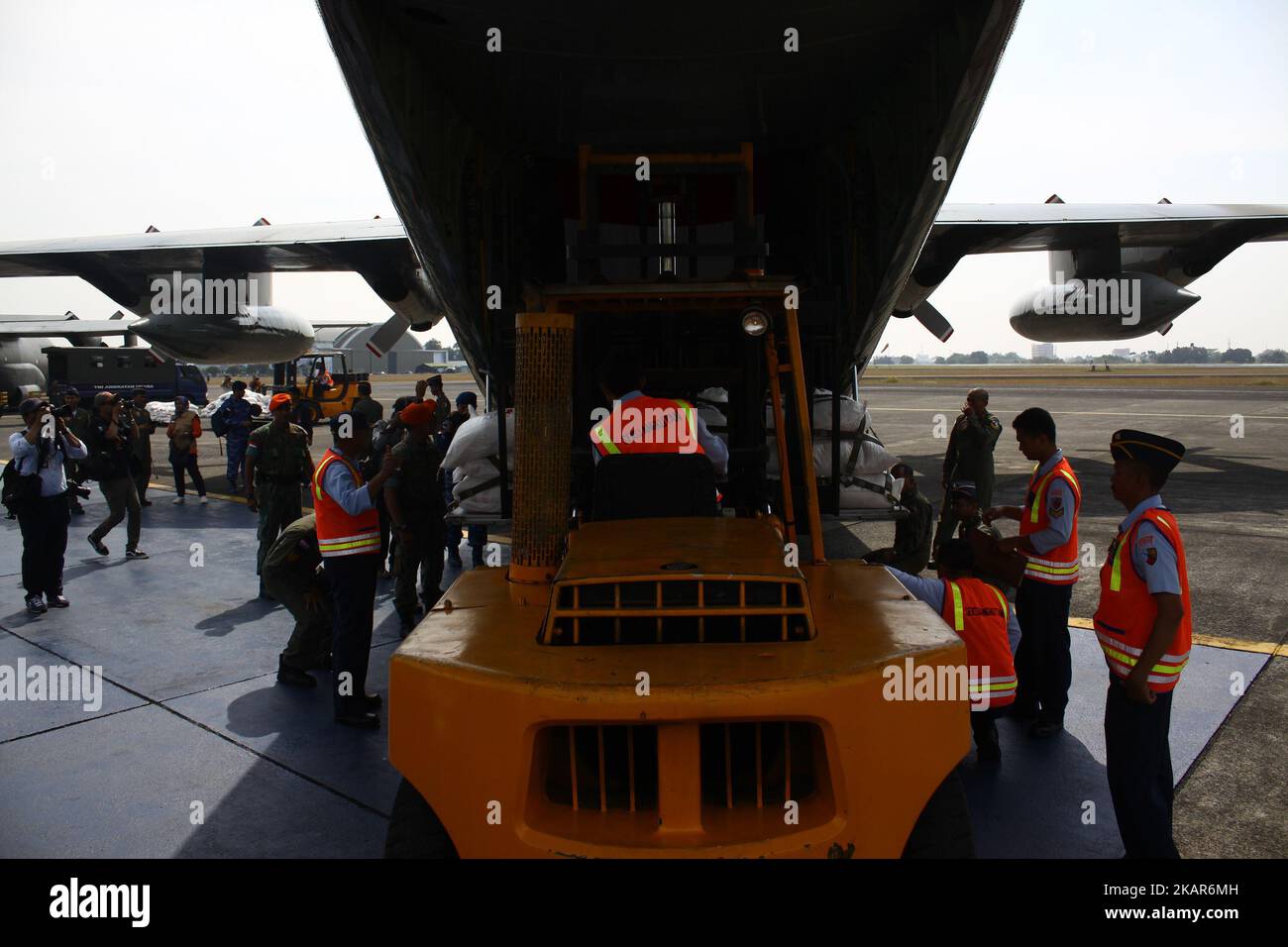 Bangladesh air cargo hi-res stock photography and images - Alamy