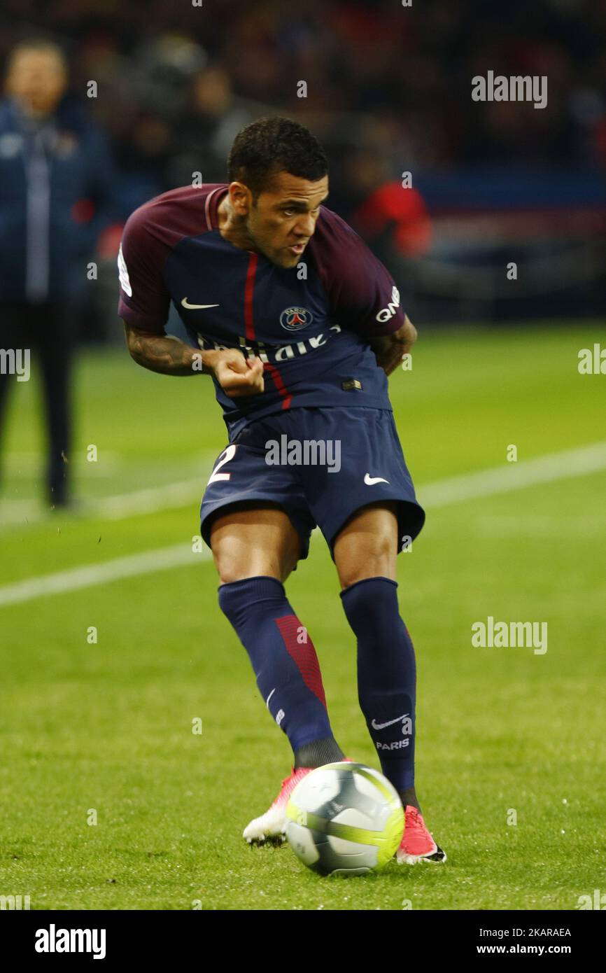 Daniel alves ligue 1 hi-res stock photography and images - Alamy