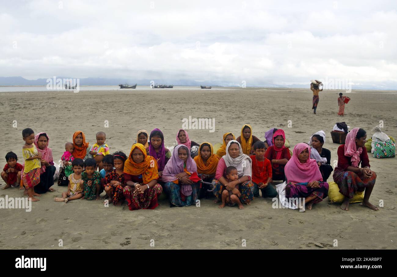 Fled on boats hi-res stock photography and images - Alamy