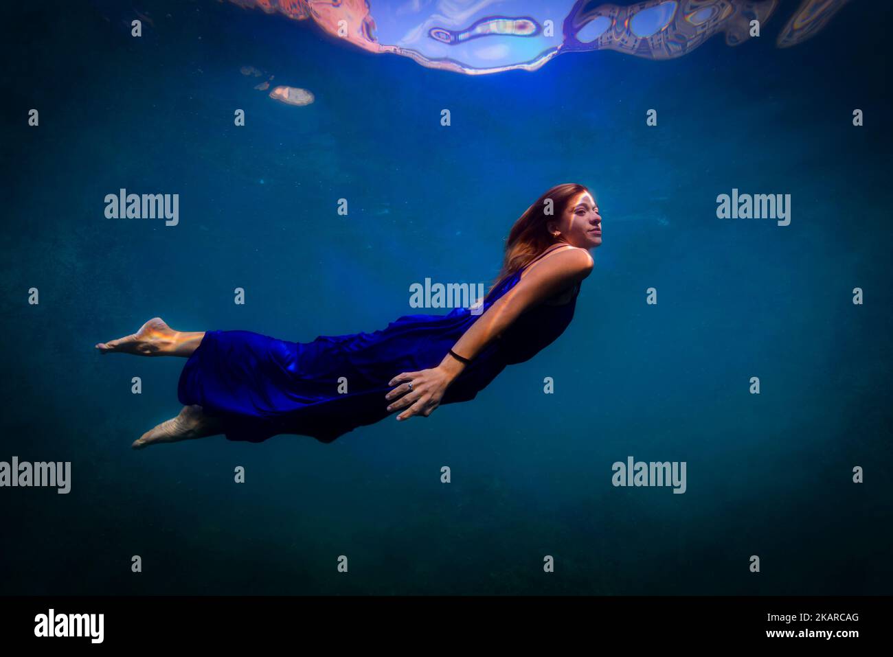 Girl underwater hi-res stock photography and images - Alamy