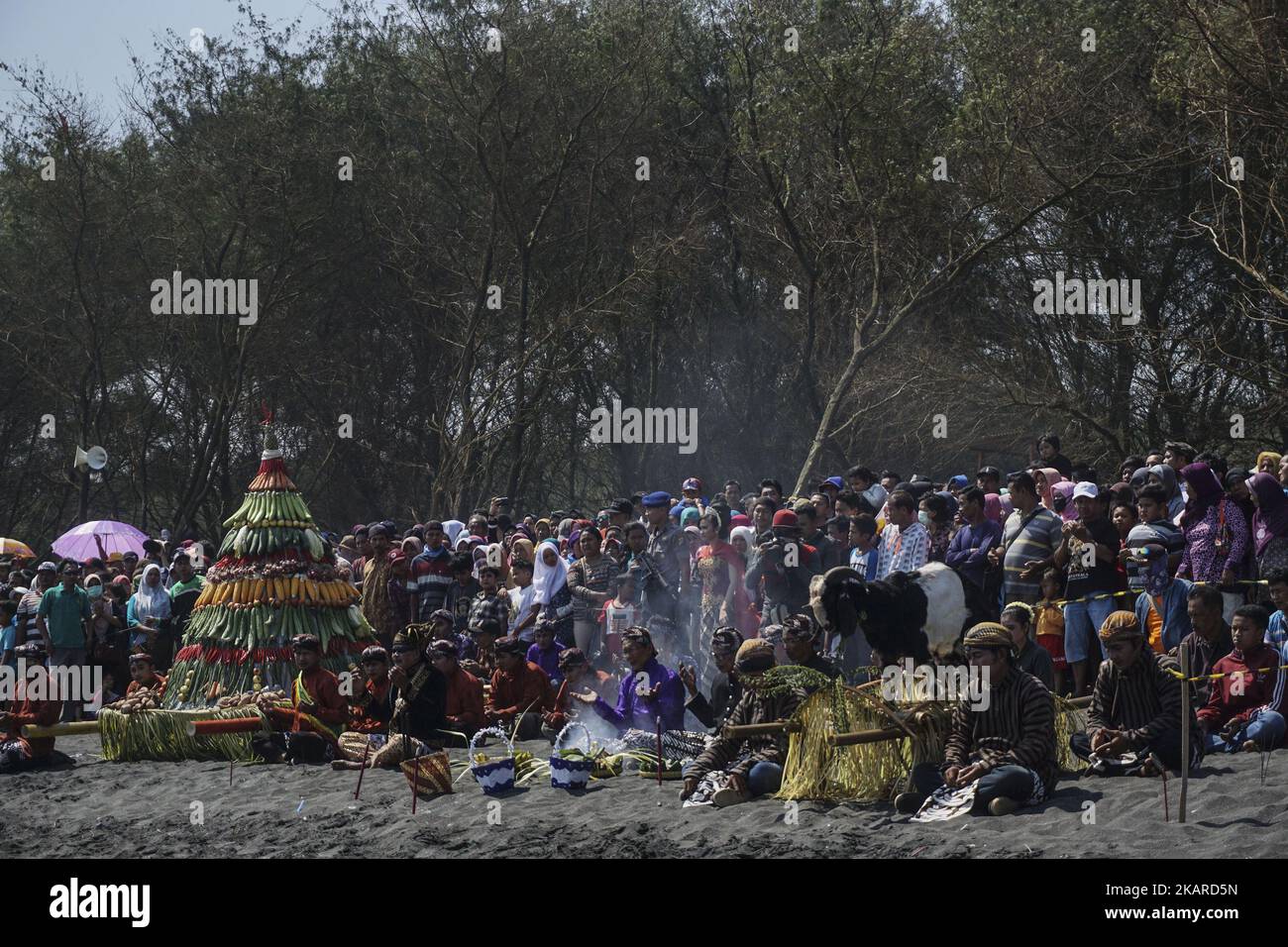 Labuhan ceremony hi-res stock photography and images - Alamy