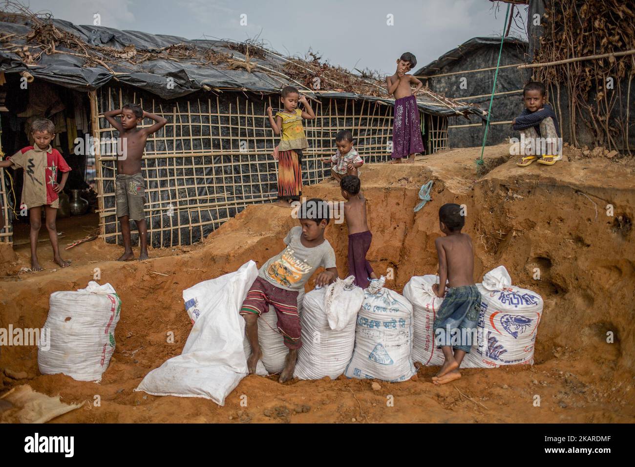 Rohingya kids hi-res stock photography and images - Alamy