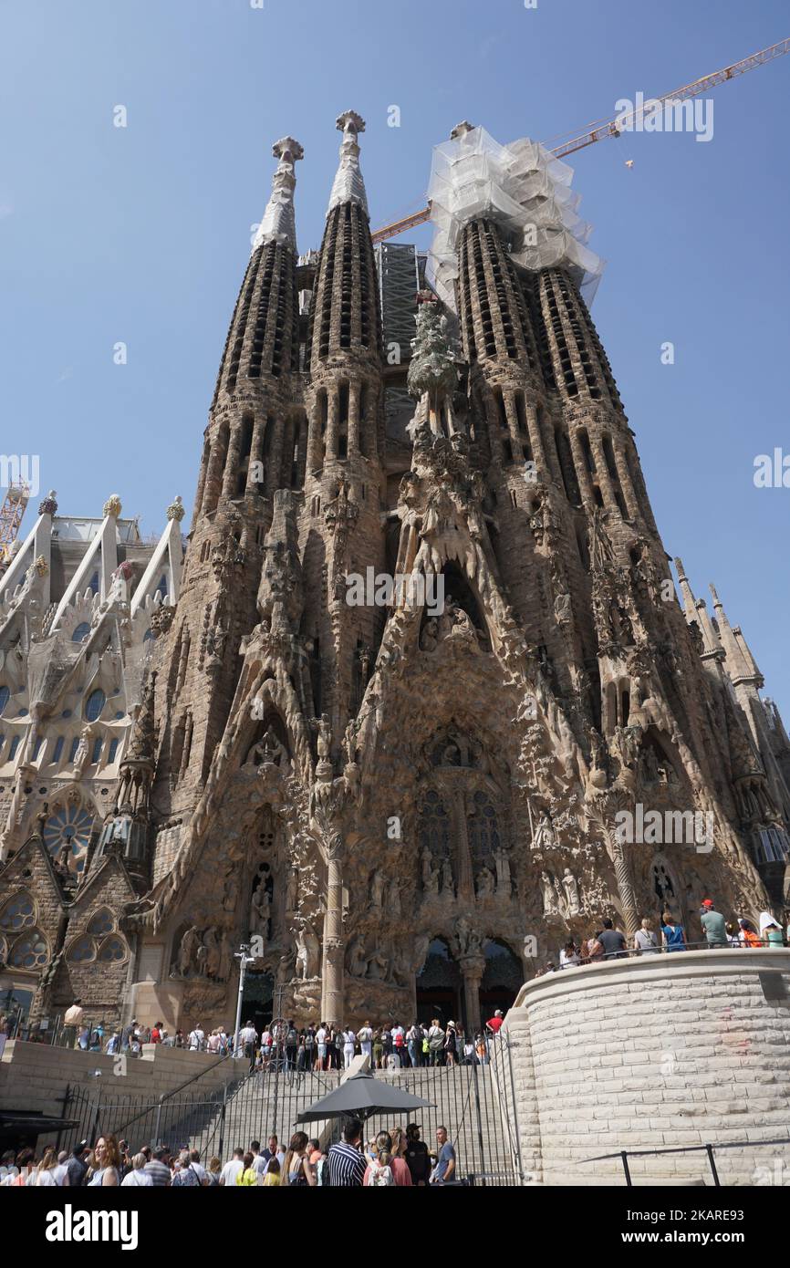 The Basílica i Temple Expiatori de la Sagrada Família, in Spanish ...