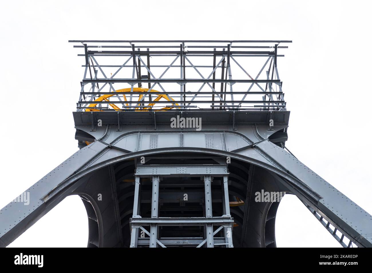 Steel structure of the mining shaft in Świętochłowice Stock Photo - Alamy