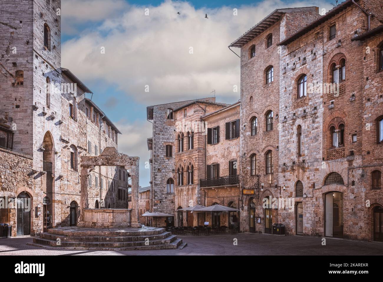 Old stone place in Italy town Stock Photo - Alamy