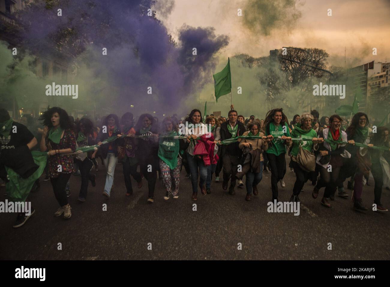 Violence interruption hi-res stock photography and images - Alamy