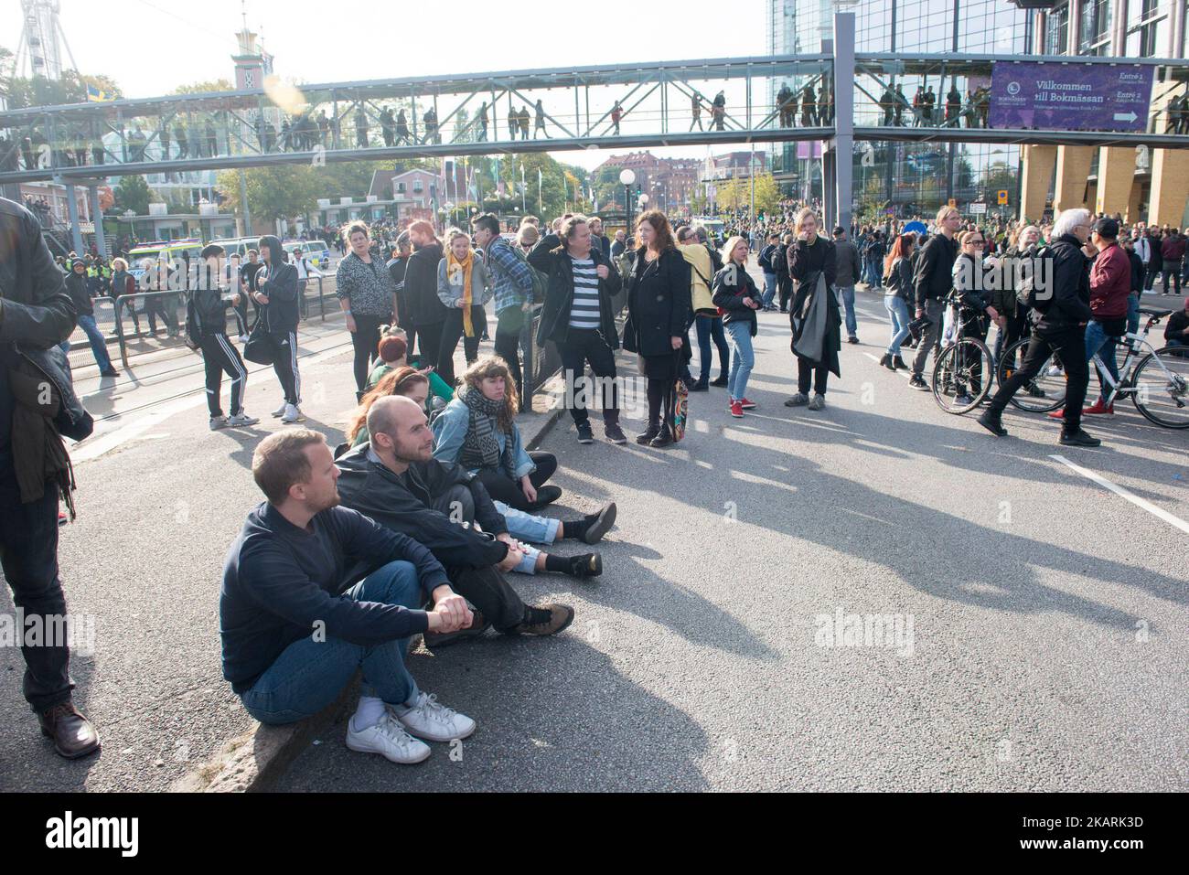 Clashing protest groups hi-res stock photography and images - Alamy