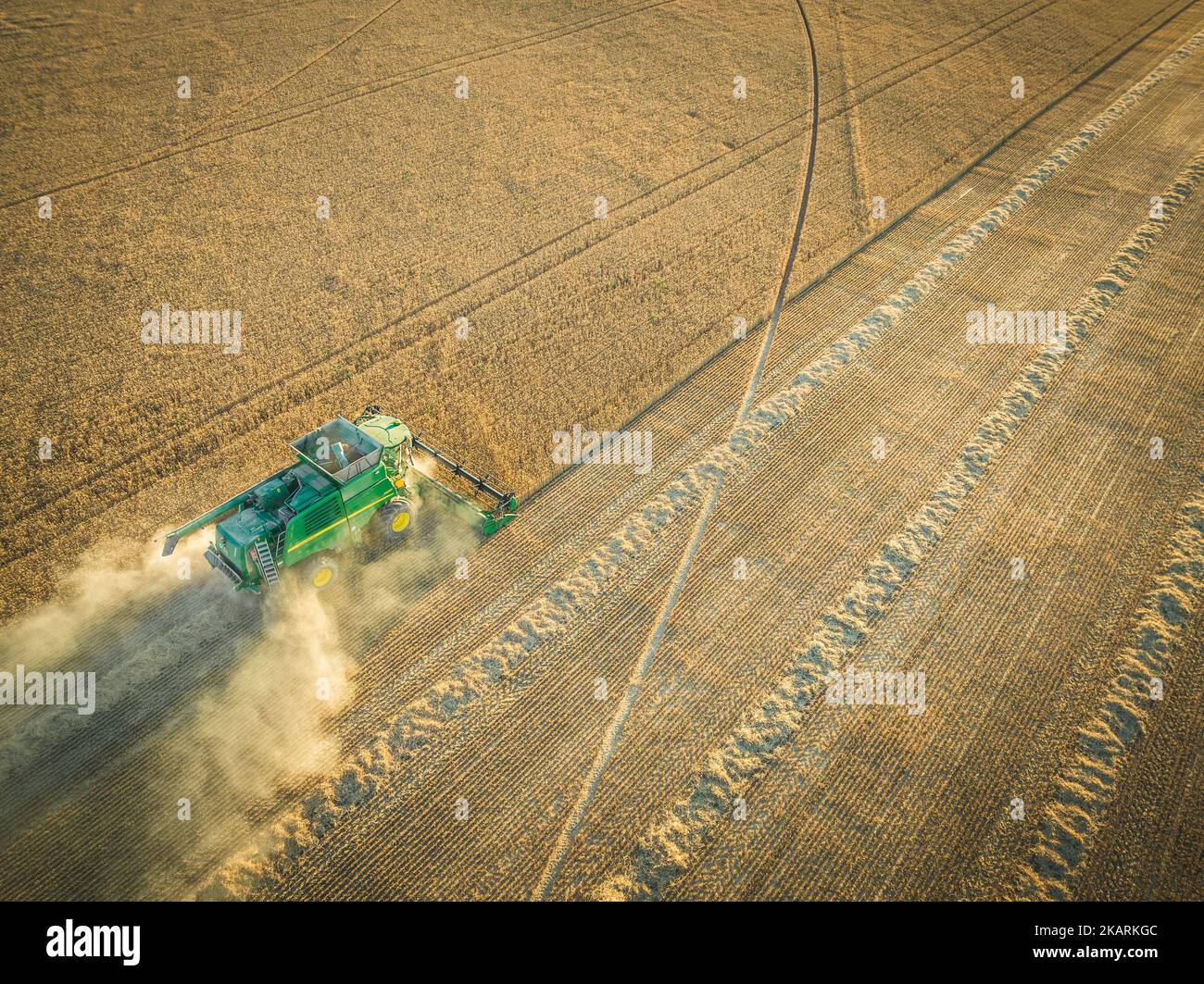 Cosechadora de tractor hi-res stock photography and images - Alamy