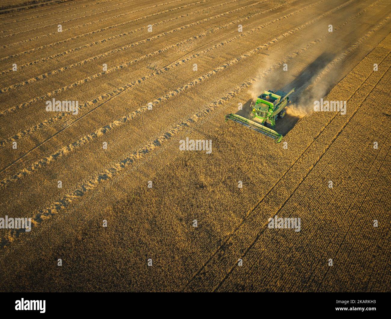 Cosechadora de tractor hi-res stock photography and images - Alamy