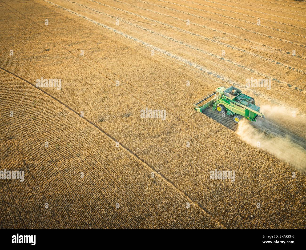 Cosechadora de tractor hi-res stock photography and images - Alamy