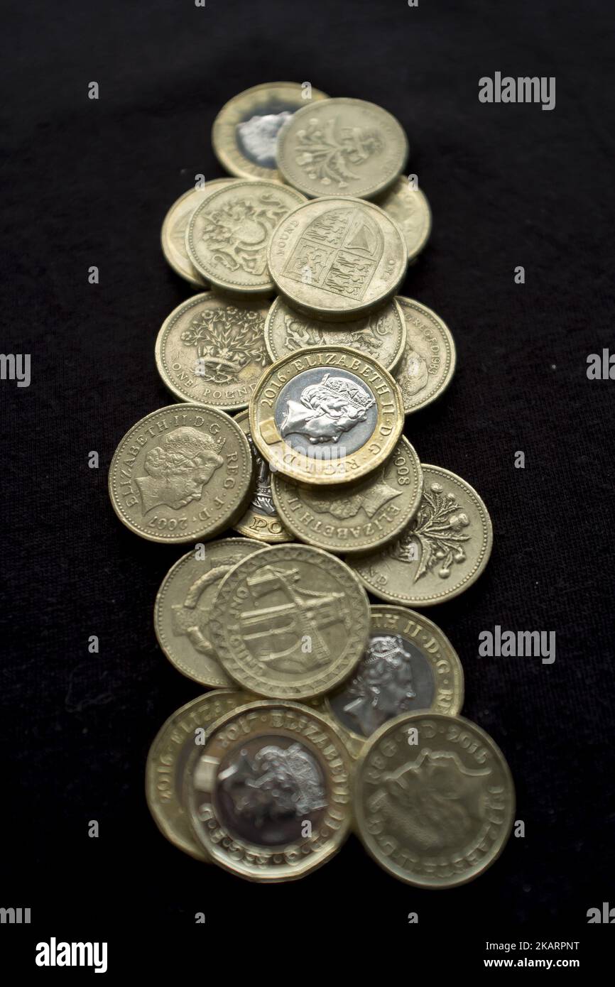 1983 one pound coin hi-res stock photography and images - Alamy