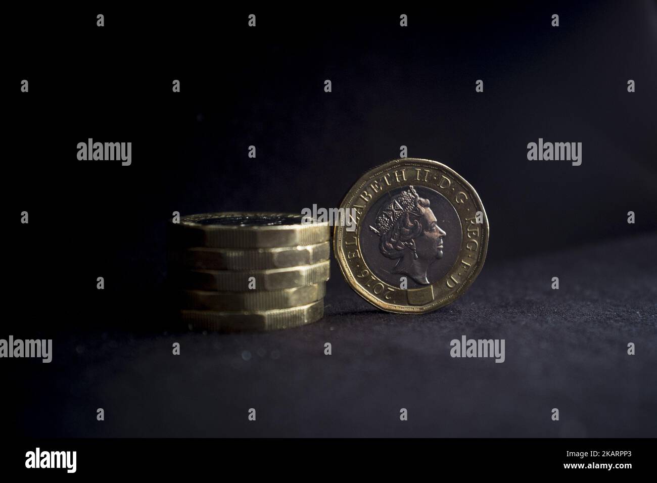 One pound coin 1983 hi-res stock photography and images - Alamy