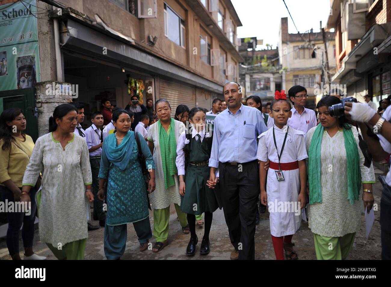 School Teachers of Green Peace Co-Ed School welcoming Formal Living ...