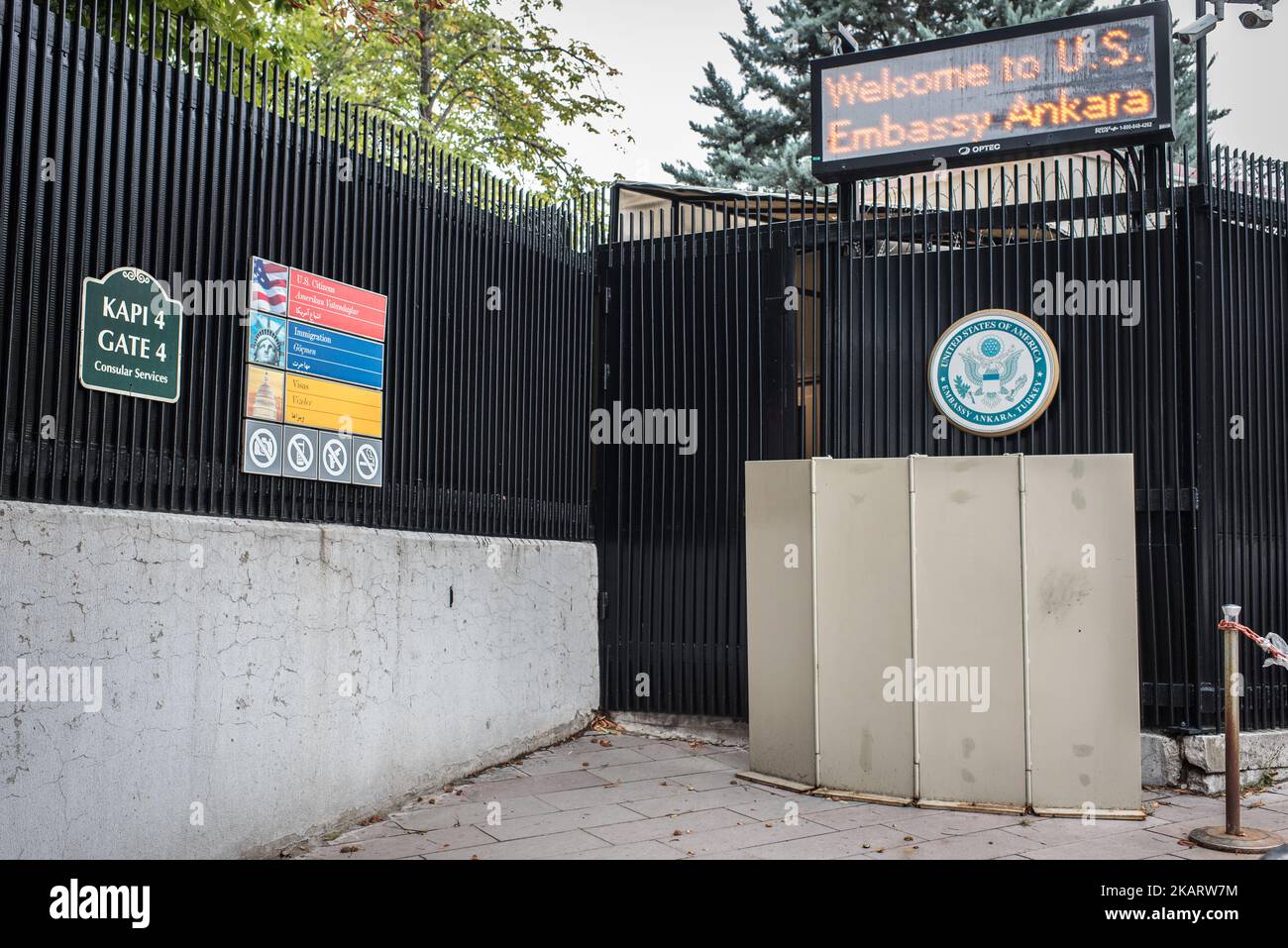 American visa hi-res stock photography and images - Alamy