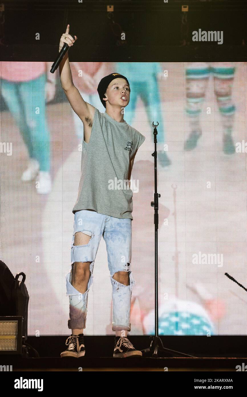 American internet celebrities hi-res stock photography and images - Alamy