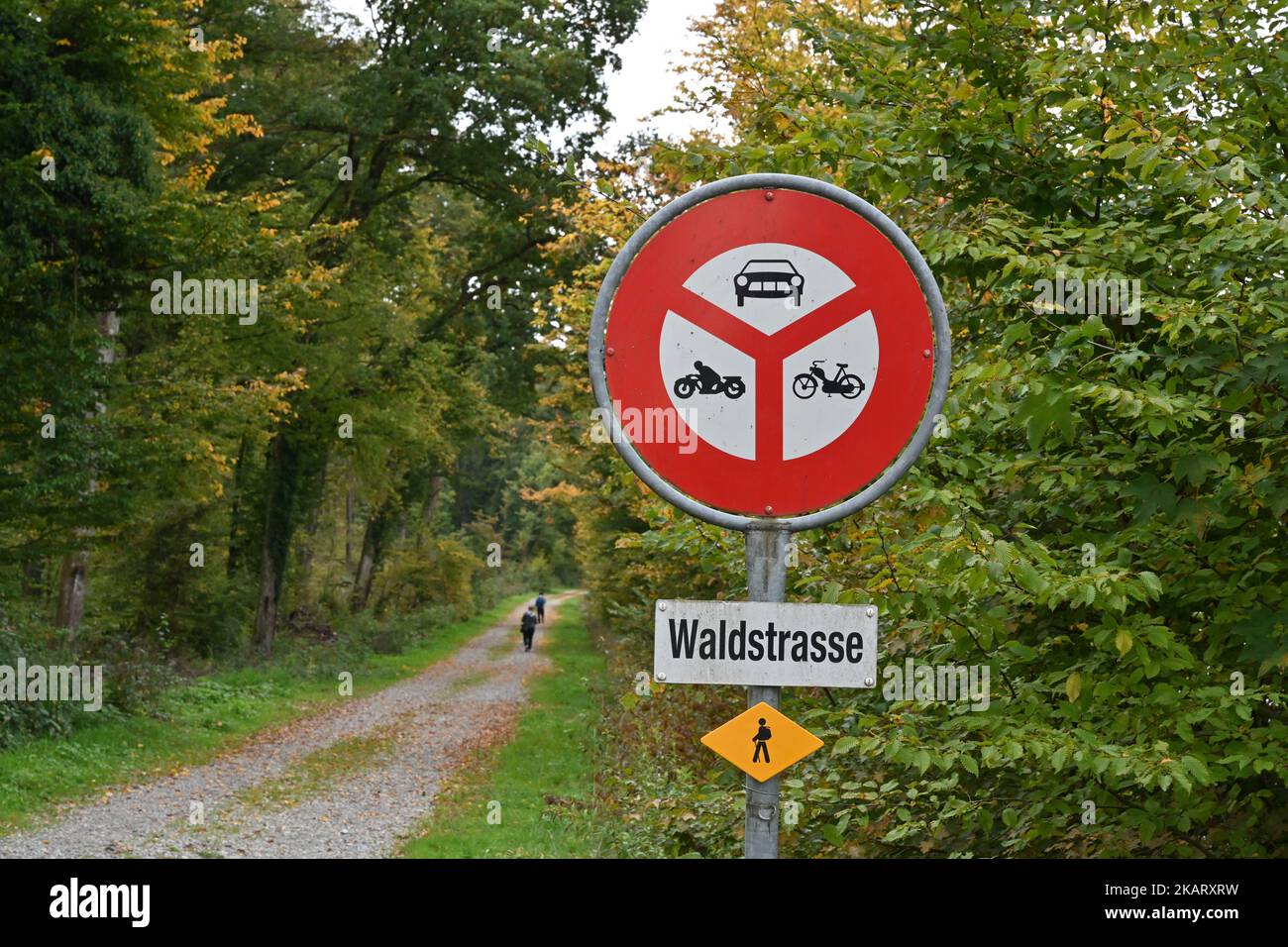 Road sign showing no entry for all motor vehicles Stock Photo - Alamy