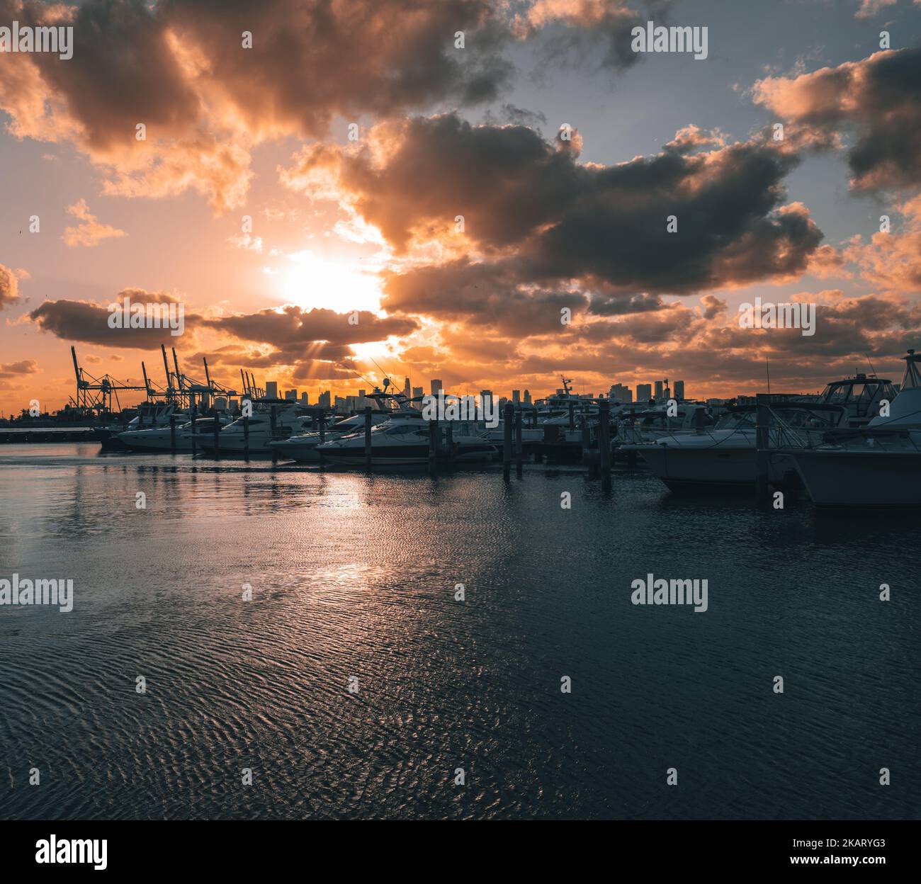 Downtown seaport hi-res stock photography and images - Alamy