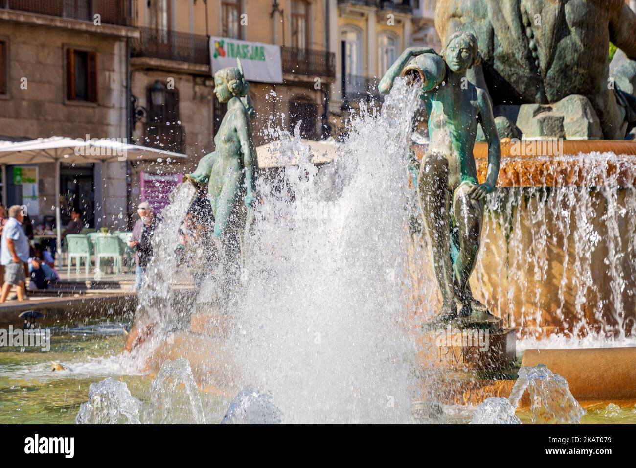 Turia Fountain, Virgin Square (Plaza de la Virgen), Plaça de la Verge ...