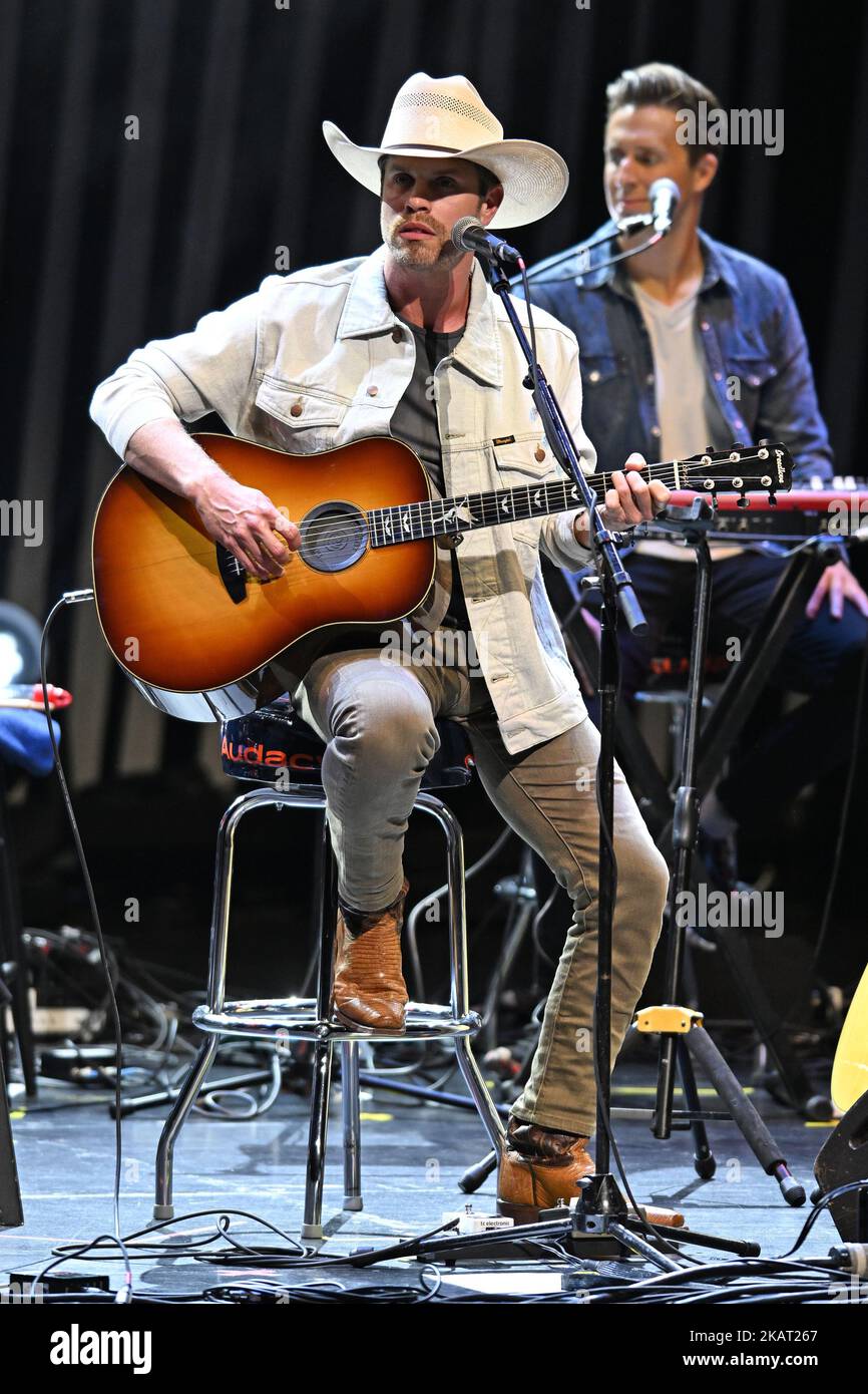 Hollywood FL, USA. 02nd Nov, 2022. Dustin Lynch performs during Audacy ...