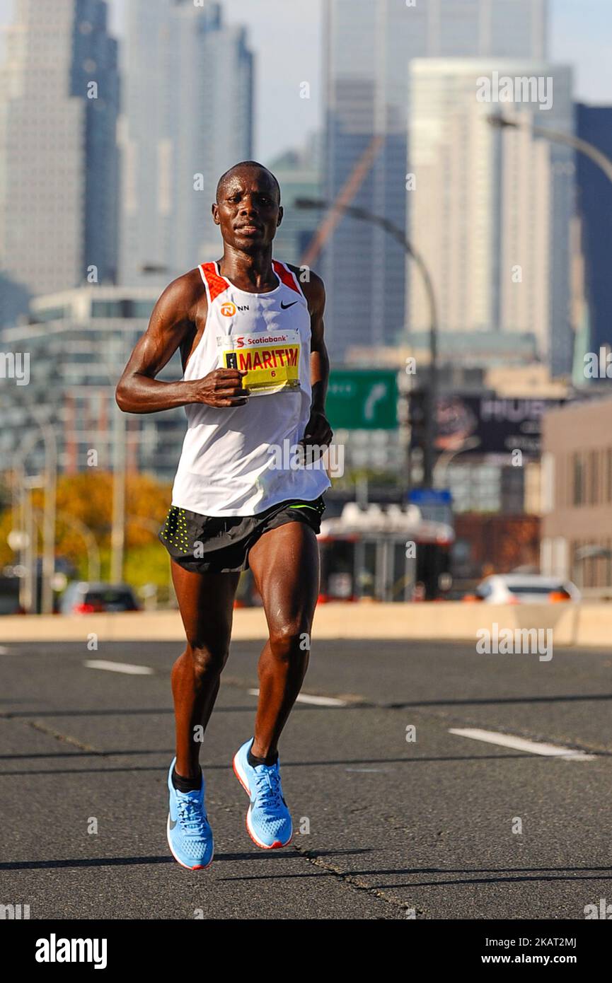 Kenyan runner Anthony Maritim competes Scotiabank Toronto Waterfront ...