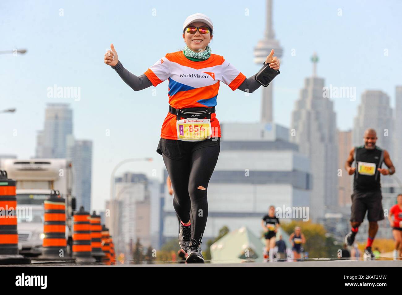 Toronto waterfront marathon hi-res stock photography and images - Alamy
