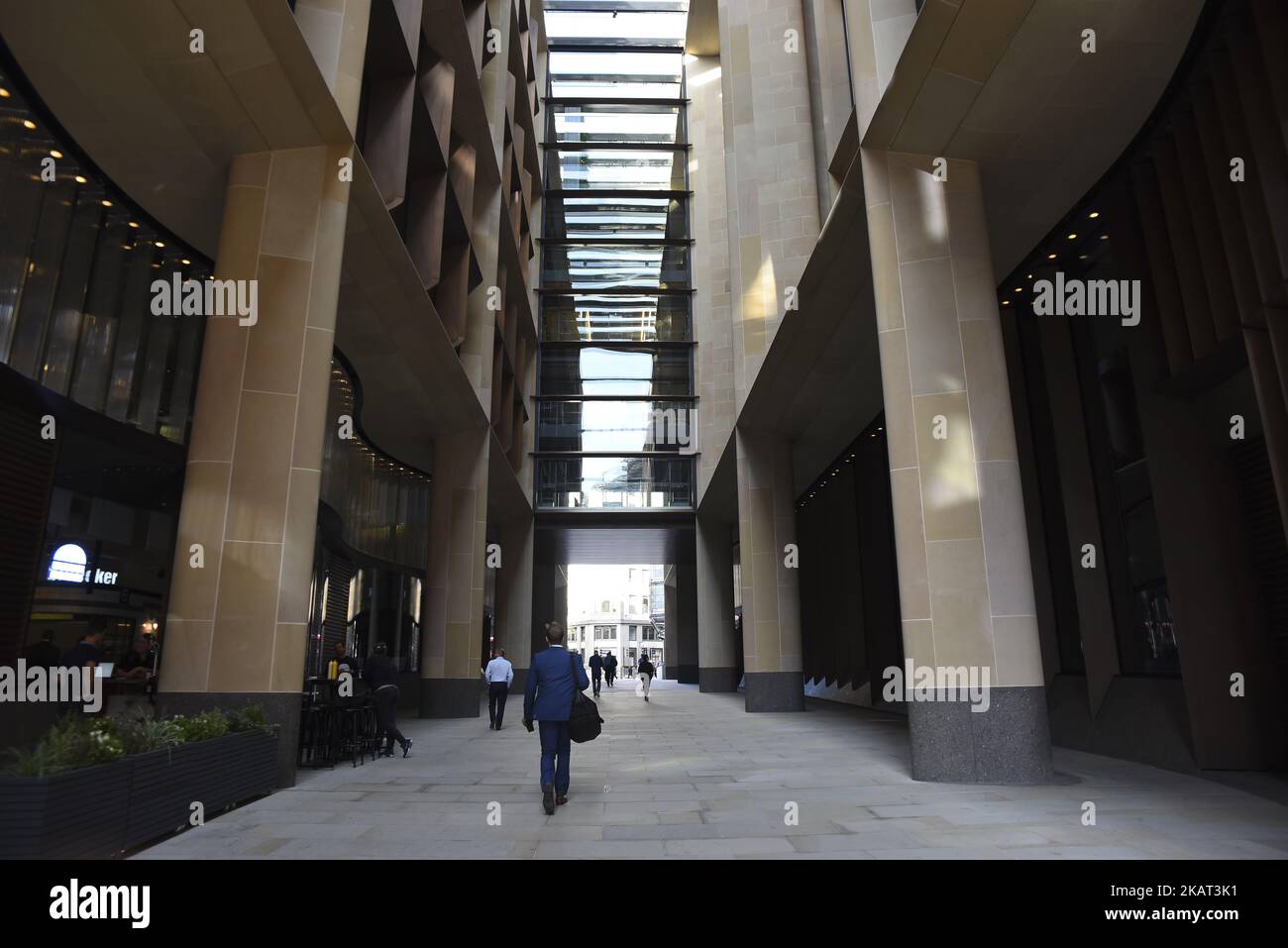 Arcade 1981 hi-res stock photography and images - Alamy