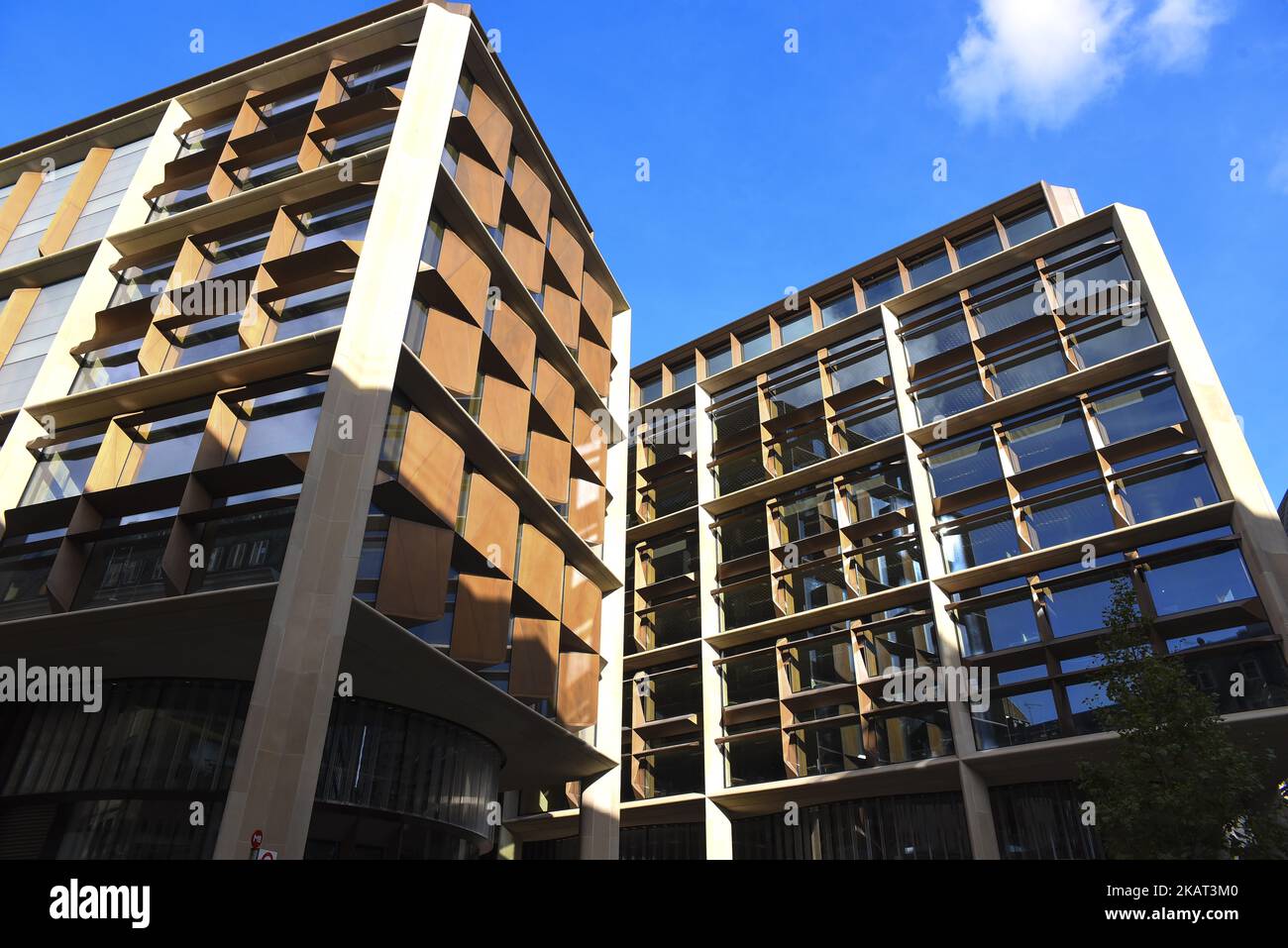 Arcade 1981 hi-res stock photography and images - Alamy