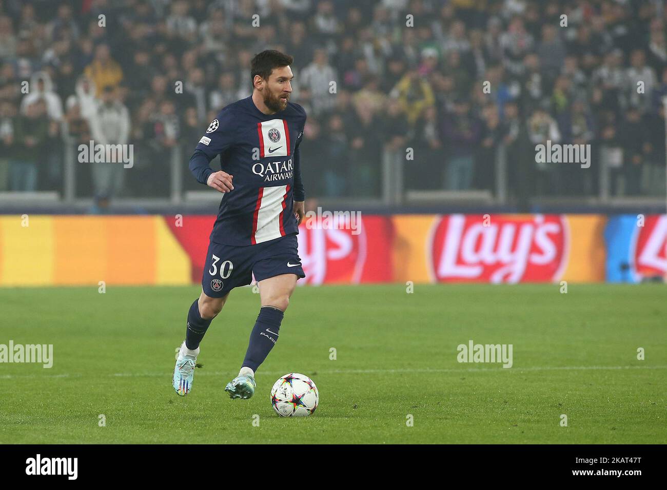 Lionel messi november 2022 paris hi-res stock photography and images ...