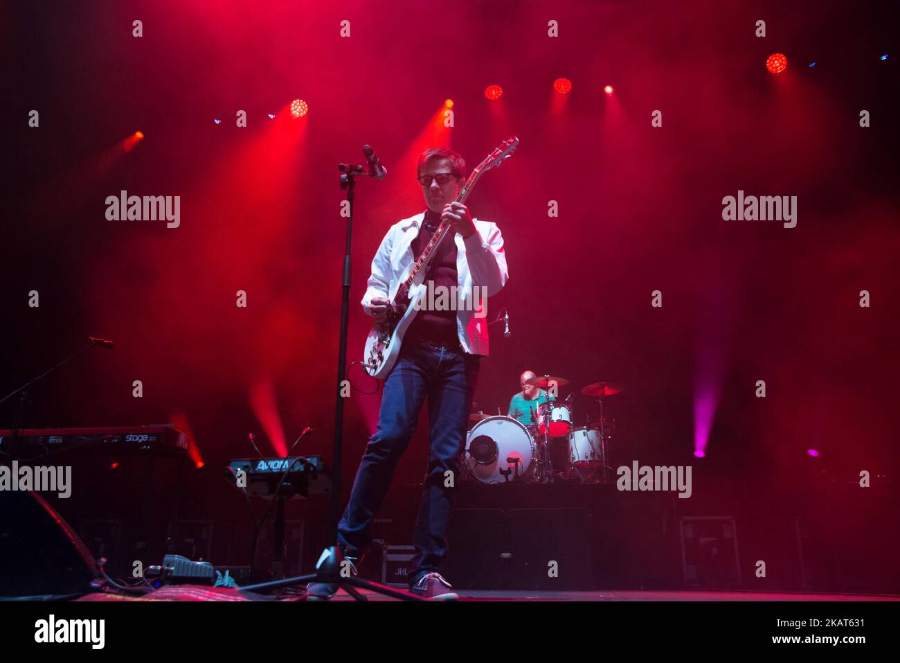 Weezer rock hi-res stock photography and images - Alamy