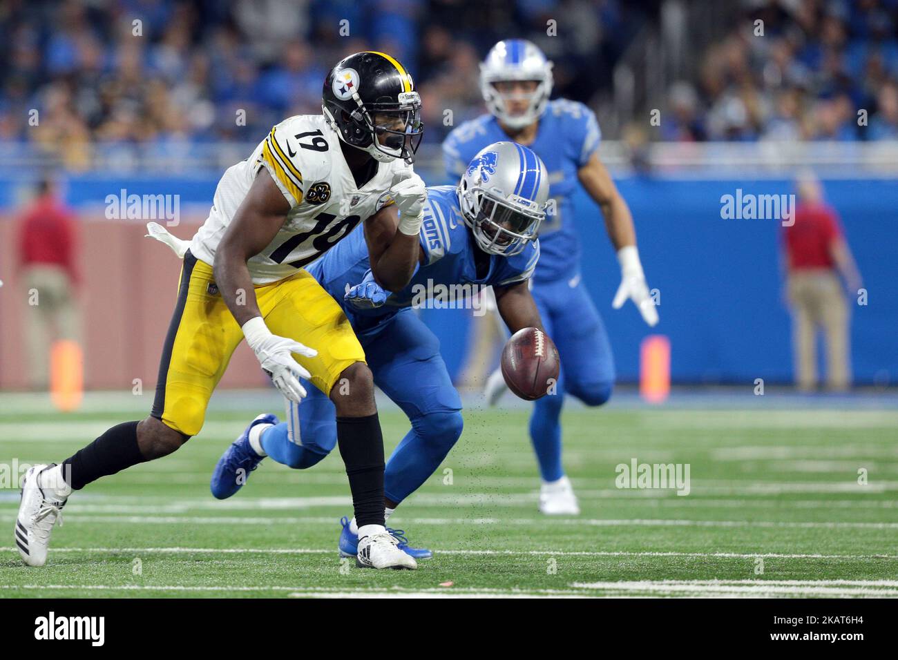 Juju lions hi-res stock photography and images - Alamy