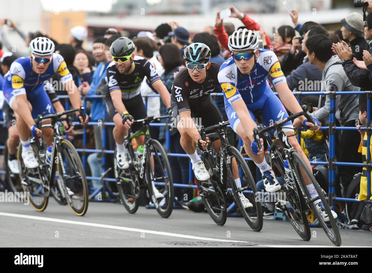 Julien VERMOTE (QuickStep Floors) leads ahead of Michal KWIATKOWSKI (Team SKY), Mark CAVENDISH ...