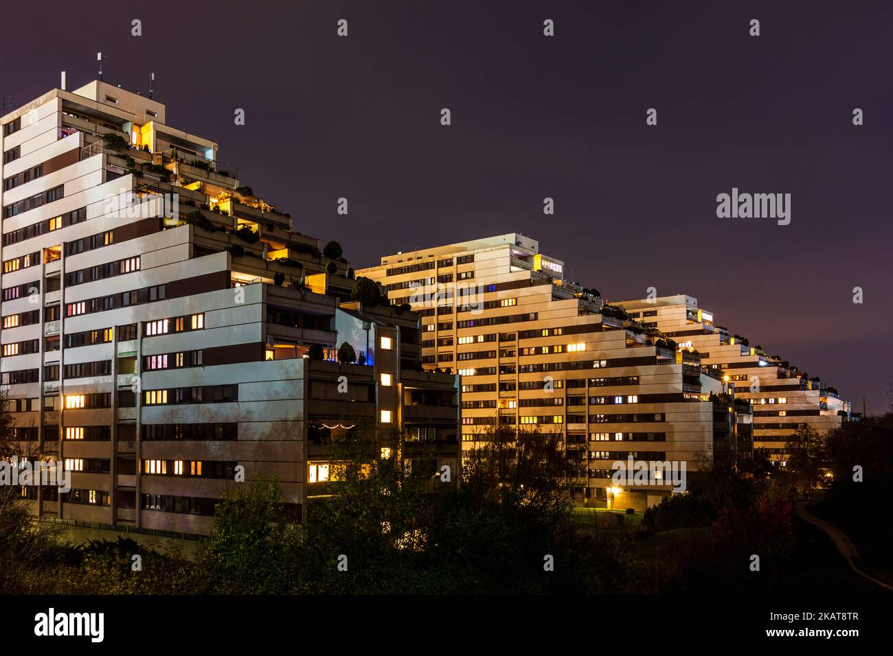 Wien, Vienna: Housing complex Wohnanlage Kaiser-Ebersdorfer-Strasse 86 ...