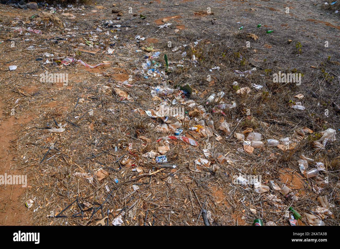 Plastic pollution roadside hi-res stock photography and images - Alamy