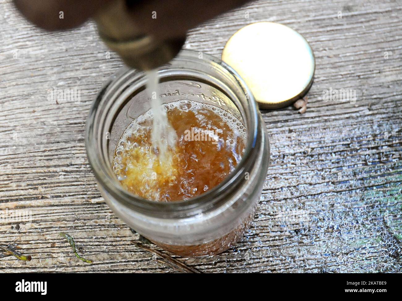 PENGADEGAN, JAKARTA, INDONESIA, NOV-13 : Get plastic scrapper ...