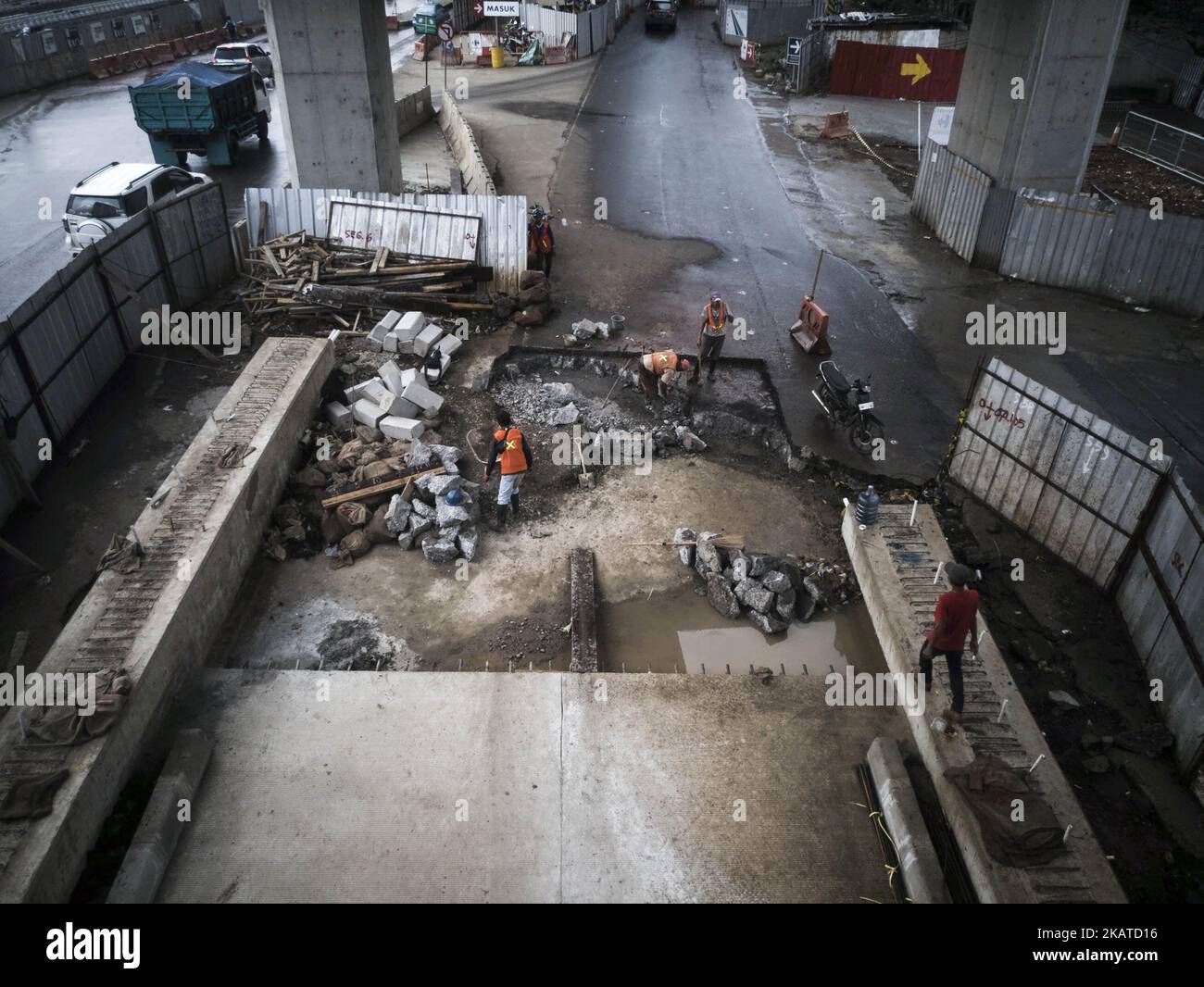 Mrt construction project hi-res stock photography and images - Alamy