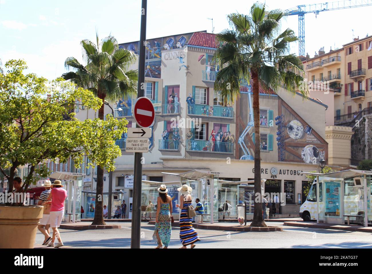 Artistic building hi-res stock photography and images - Alamy