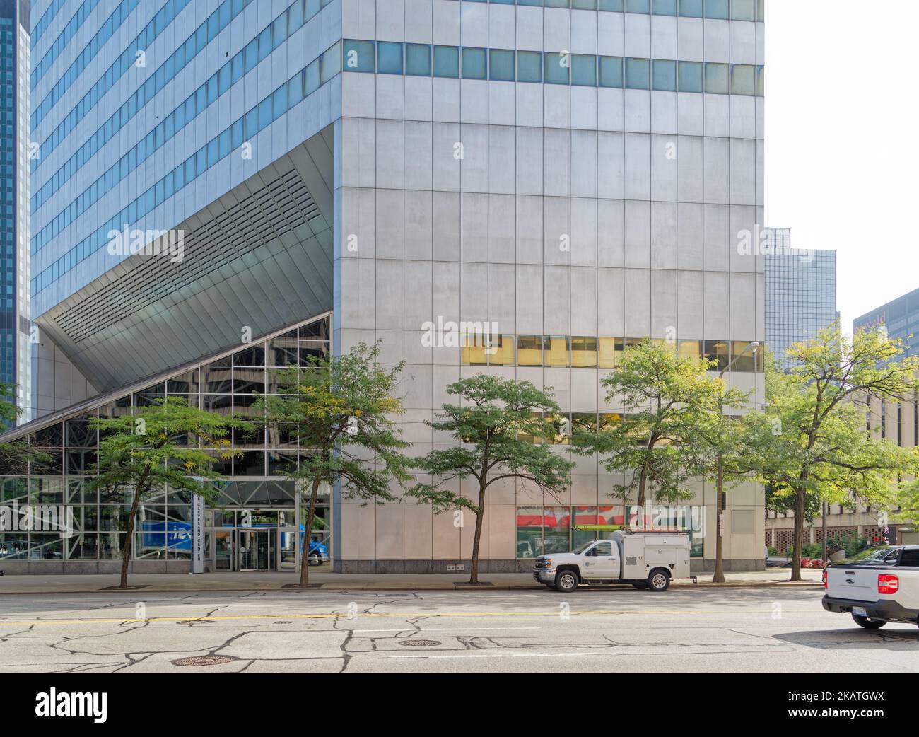 Cleveland postmodern architecture skyscraper hi-res stock photography ...