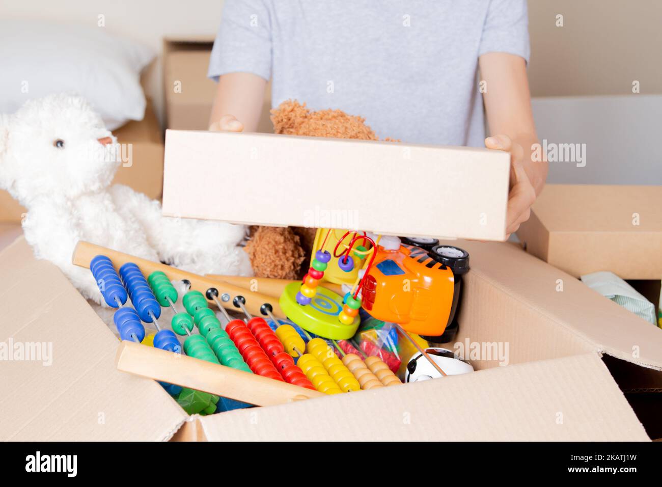 Children collecting food drive hi-res stock photography and images - Alamy