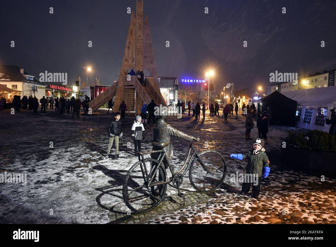Advent ceremony hi-res stock photography and images - Alamy